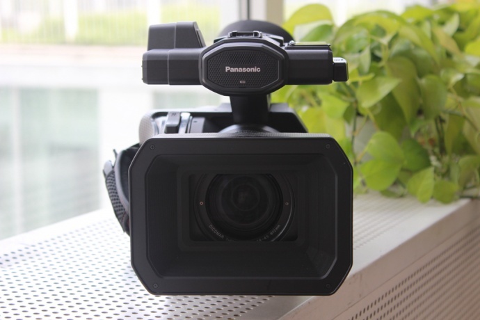 最爱那一抹亮红--- 4K闯入者松下DVX200全国首测之外观篇_影视工业网-幕后英雄APP