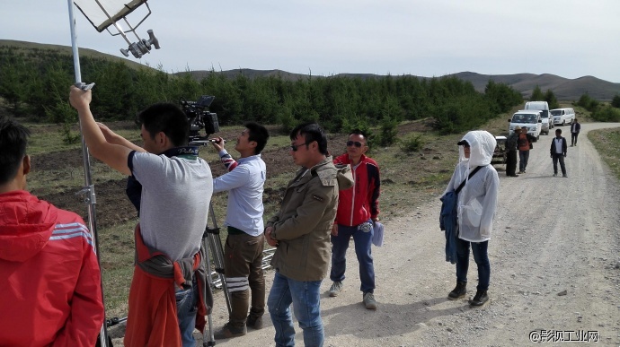 枫荷映画作品|从策略到创意：APUS User Systemr：Connect your world篇（导演版）_影视工业网-幕后英雄APP